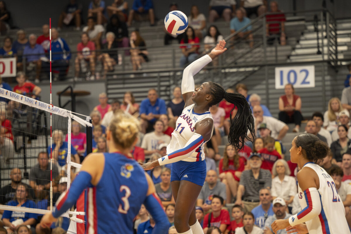 Kansas volleyball wins all four sets in its exhibition game against Drake - KU Sports